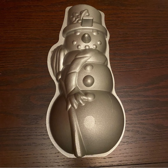 Nordic Ware | Kitchen | Nordic Ware Snowman Aluminum 5 Cup Cake Pan ...